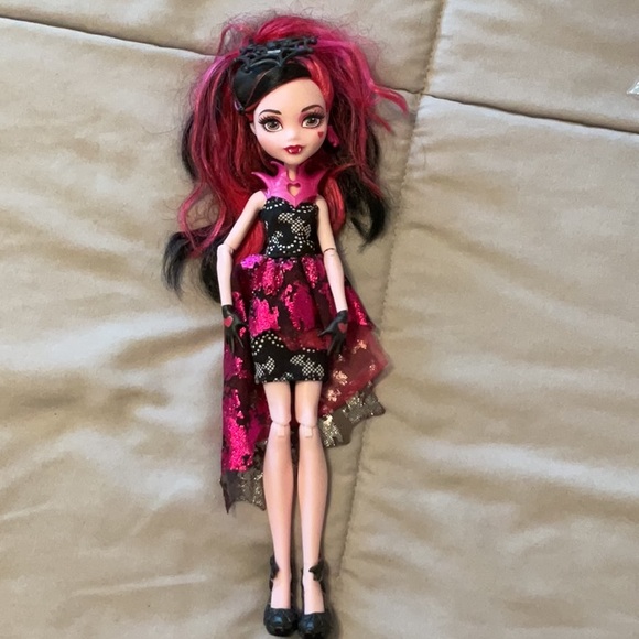 monster high | Toys | Monster High Photo Booth Ghouls Draculaura Doll ...